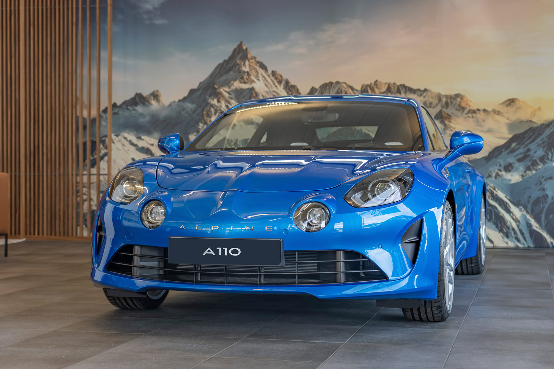 Exklusive Alpine Lagerfahrzeuge - Alpine Streuli AG